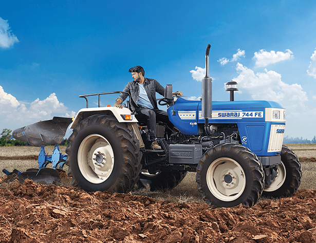 8200 Self-Propelled Combine Harvester | Swaraj Tractors